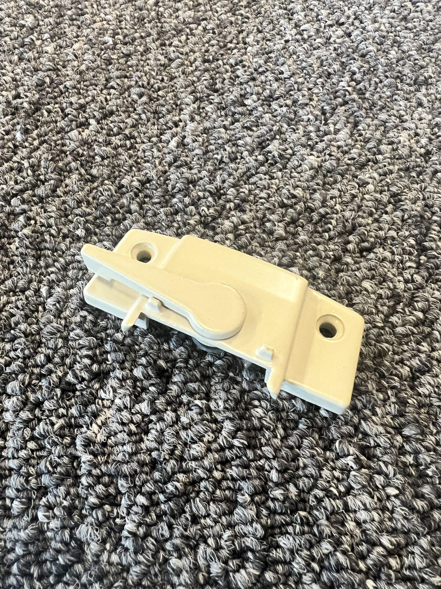 Cascade Sweep Lock, Almond